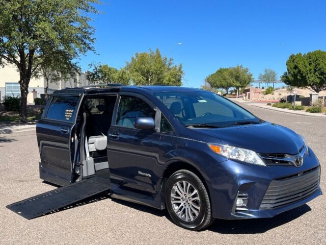 Minivan Toyota Sienna 7 Pasajeros – Sun Tours Orlando